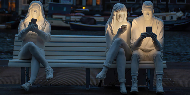 Cette installation lumineuse dénonce notre addiction au smartphone