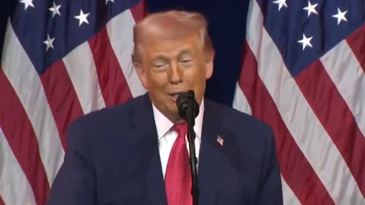 “Je vous en supplie Donald” : Donald Trump humilie Emmanuel Macron en ...