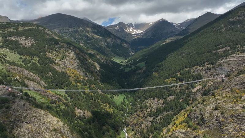 Long de 603 mètres, le deuxième pont suspendu le plus long au monde a ...